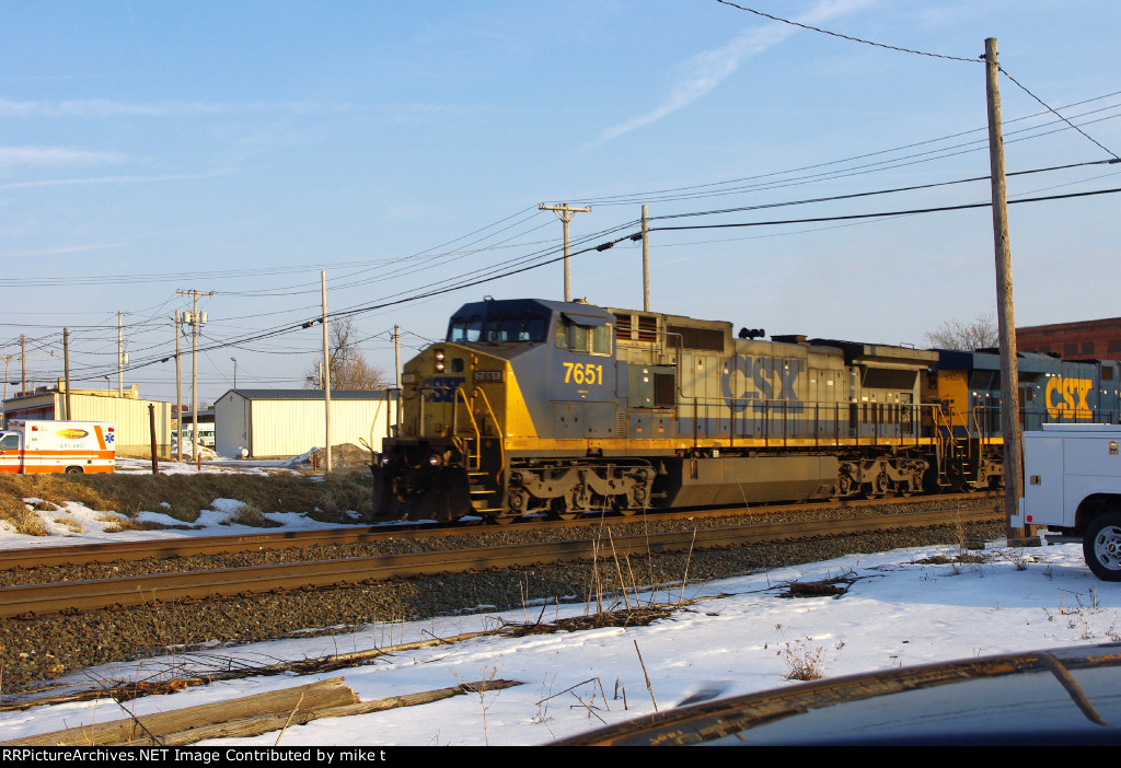 CSX 7651 C40-8W
